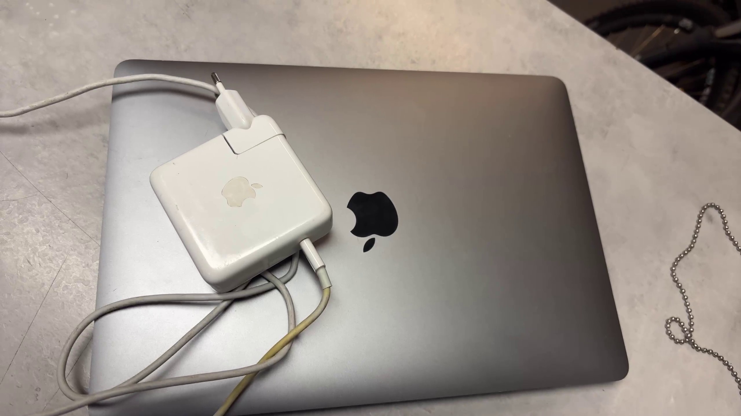 Macbook Pro A1989 2019 | Core I5 | 8GB Ram | 512GB SSD.zyklen 510 ...